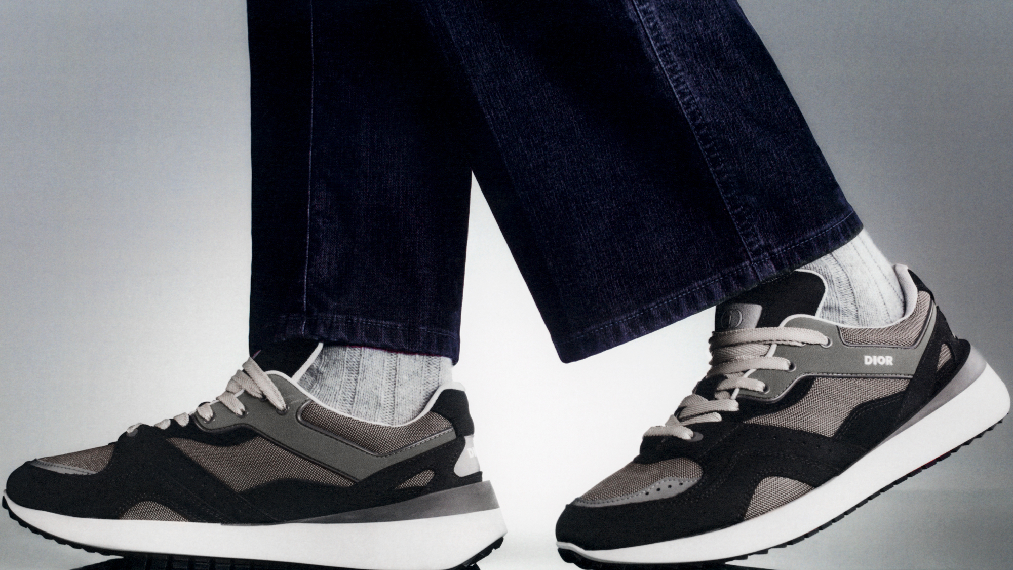 DIOR-MEN-SS22-B29-©-Clark-Franklyn-2 - Living And Travel