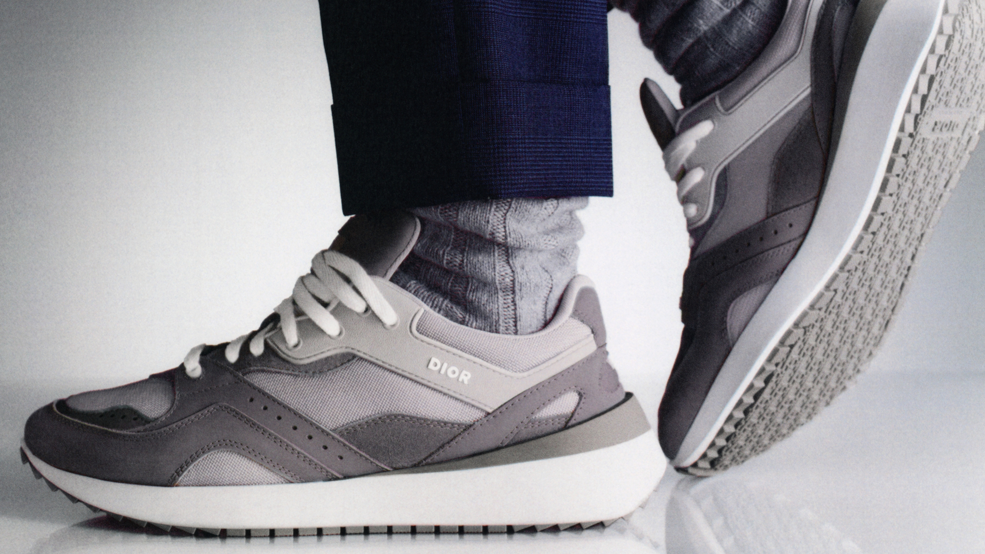 DIOR-MEN-SS22-B29-©-Clark-Franklyn-3 - Living And Travel