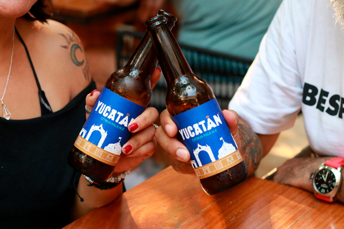 yucatan-Cerveza-Yucatan-de-naranja-agria- Living And Travel